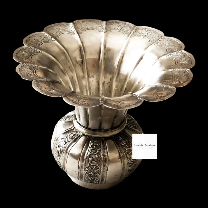 Peranakan Silver Spittoon – Jendela Poestaka